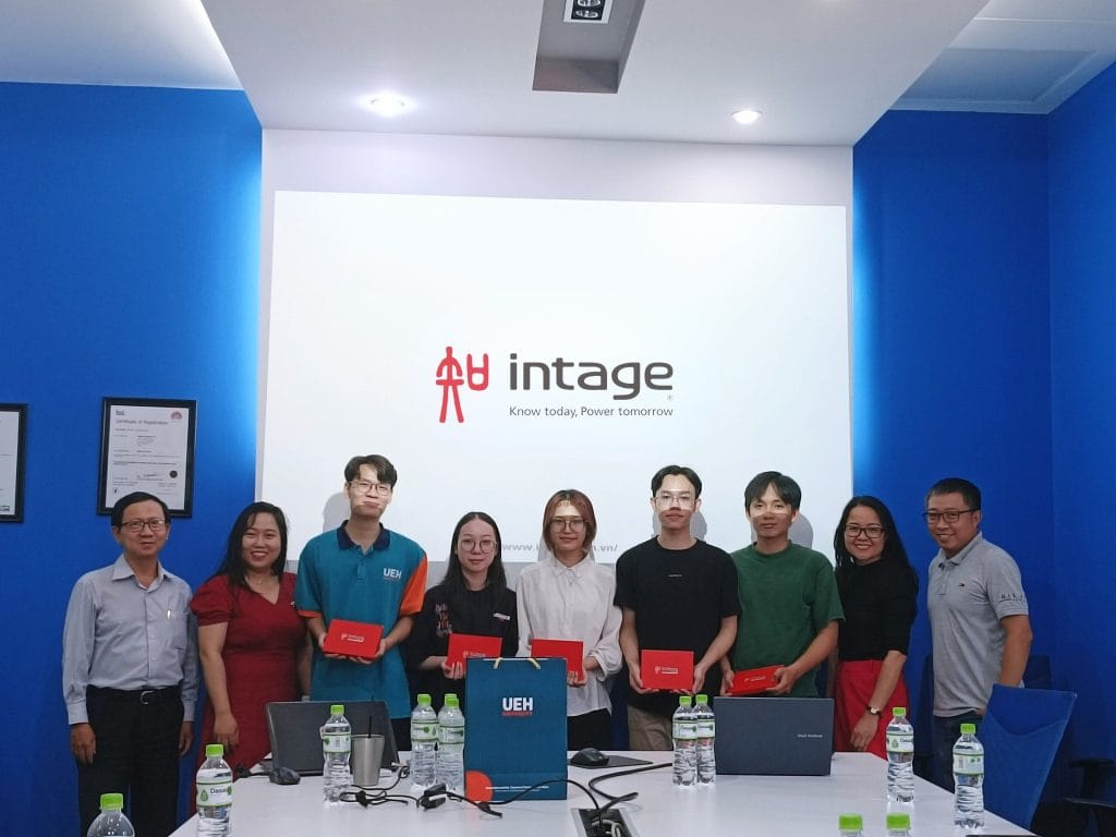 INTAGE VIETNAM COMPANY TOUR: UEH STUDENTS DISCOVER THE MARKET RESEARCH ...